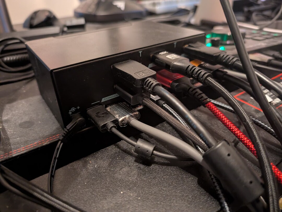 (Solved) Secondary Monitor get no signal - KVM Helpdesk - Level1Techs Forums