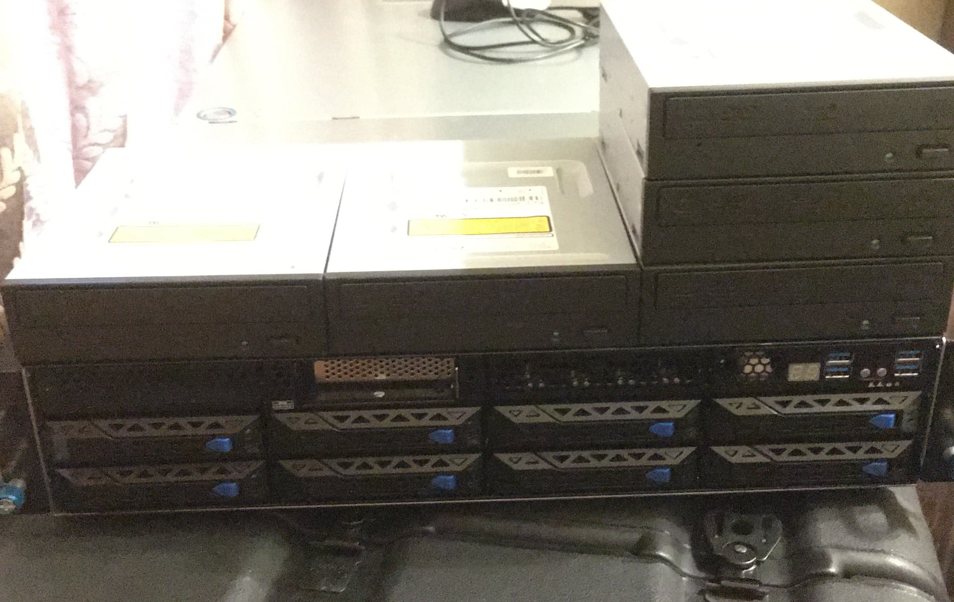 3x Horizontal Wide, External 5.25" CD Drives - 4U (or 8U) Rack Mount ...