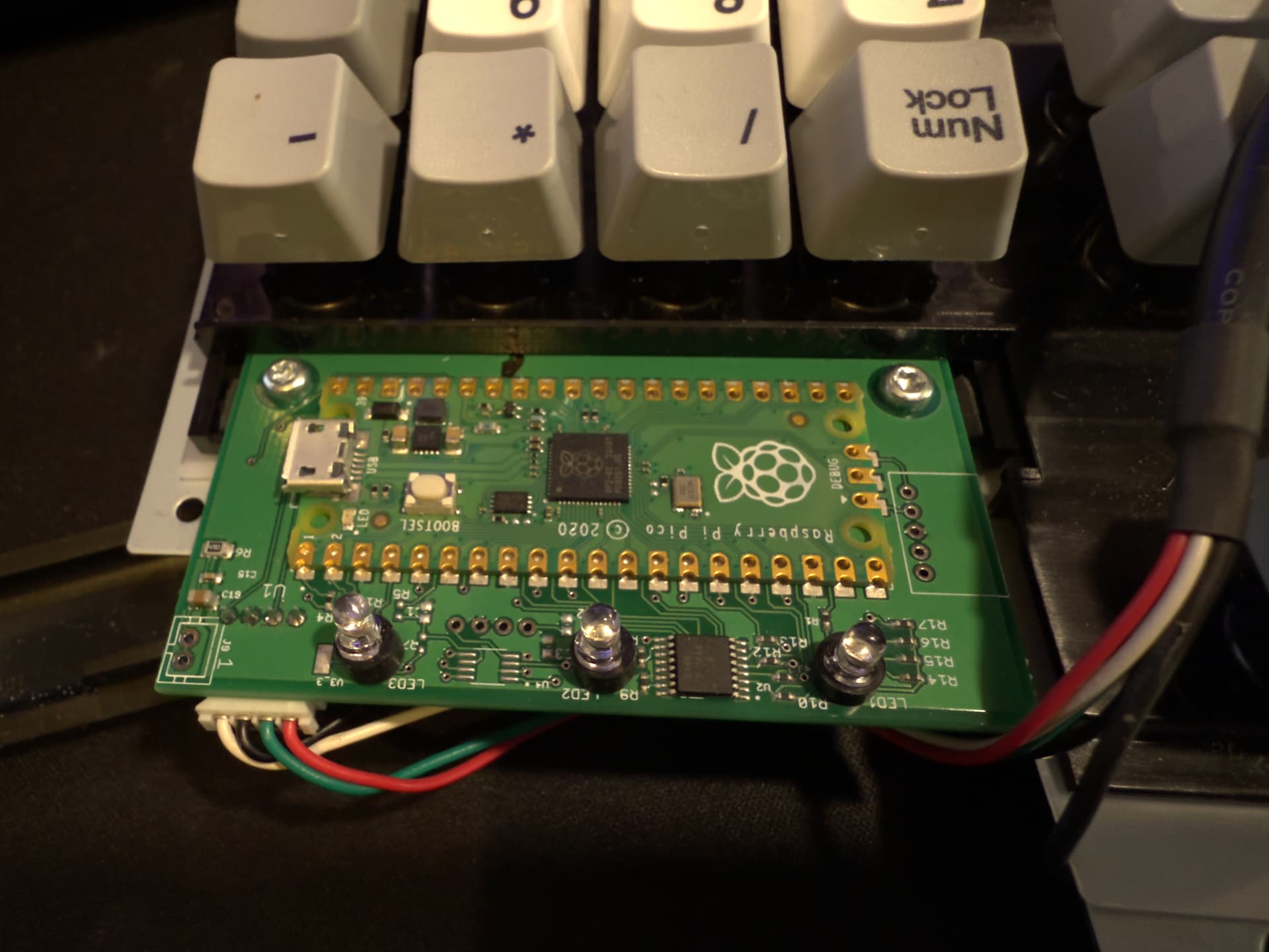 [DIY Guide] QMK on 2023 Unicomp model m (controller over keypad ...