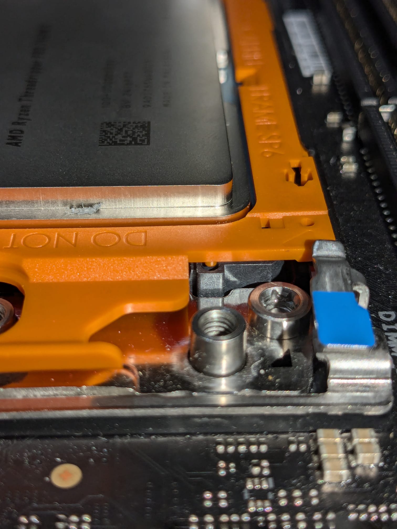 Threadripper pro 7965WX won't seat in socket - Build a PC - Level1Techs Forums